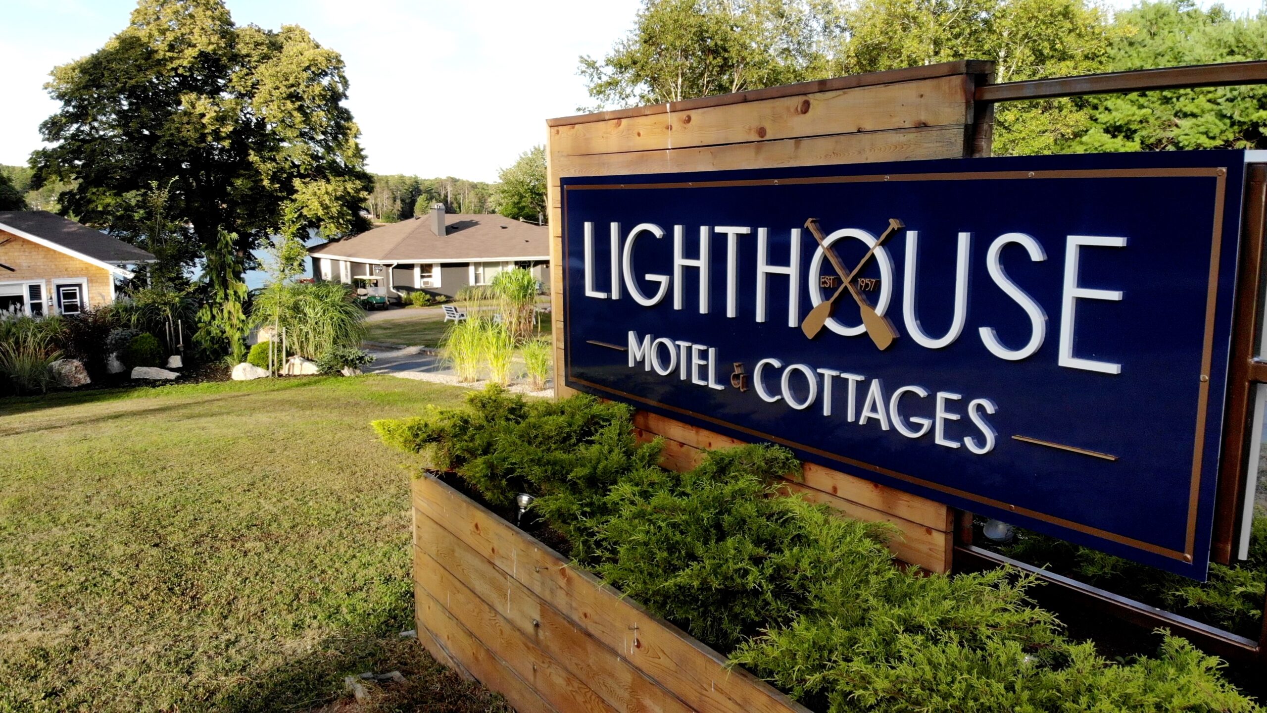 Like you, each room has a Story - Lighthouse Motel
